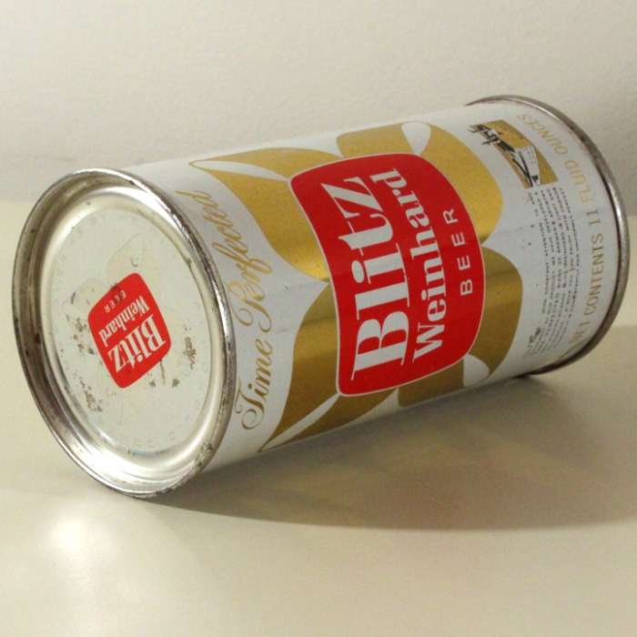 Blitz Weinhard Beer 039-32 at Breweriana.com