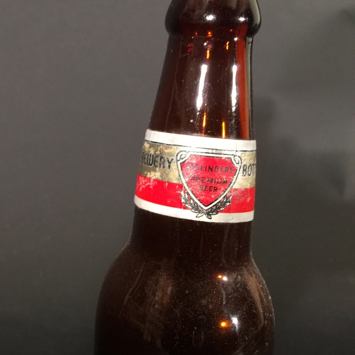 Esslinger's Premium Beer at Breweriana.com