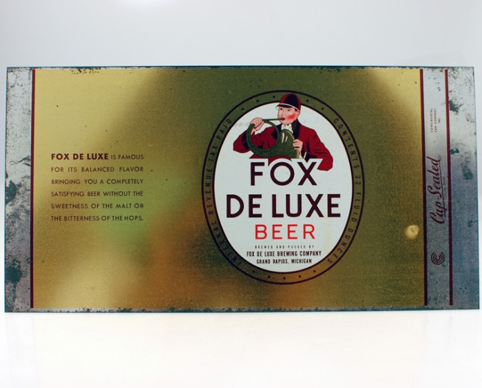 Fox Deluxe Beer 209-16 at Breweriana.com