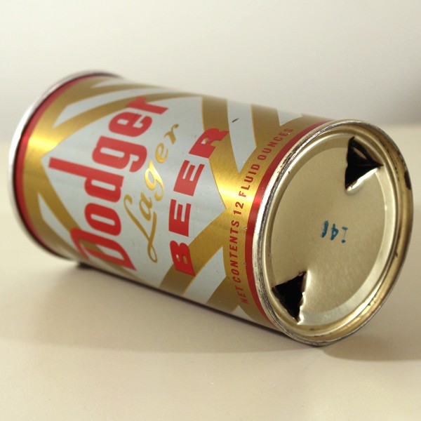 Dodger Lager Beer 059-05 at Breweriana.com