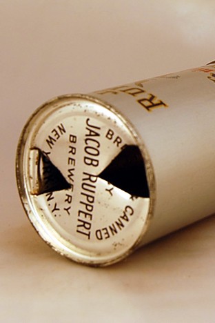 Jacob Ruppert Knickerbocker 126-01 at Breweriana.com