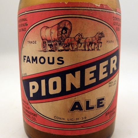 Pioneer Famous Ale at Breweriana.com